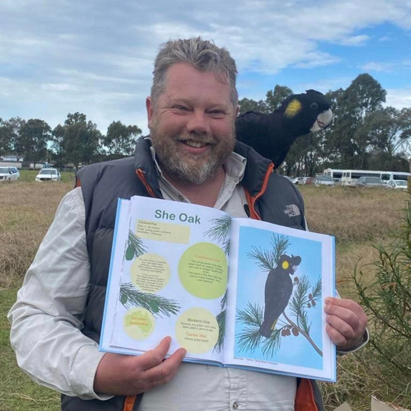 "Welcome to Bush Tucker Plants" By Greg Smith, Leila Warne (Illustrato ...